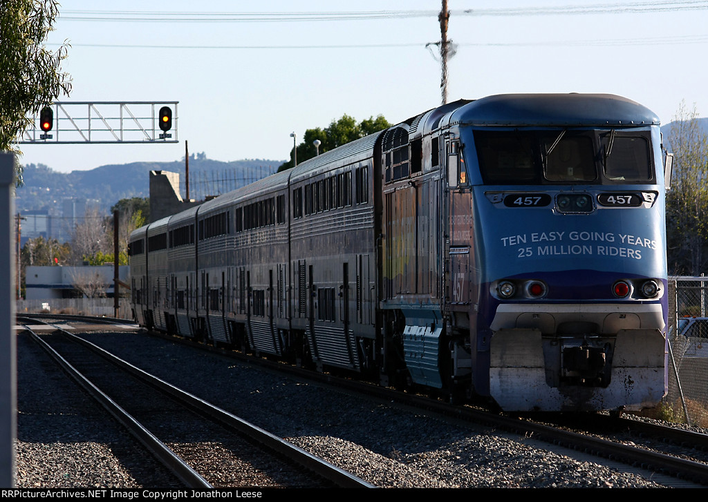 AMTK 457 pushes 792 south